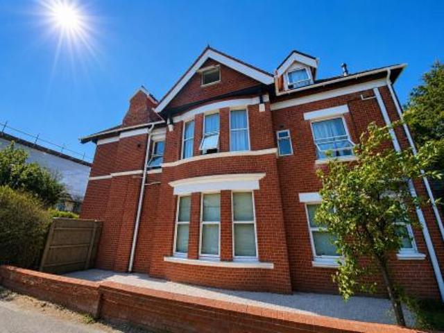 1 bedroom Flat To Let