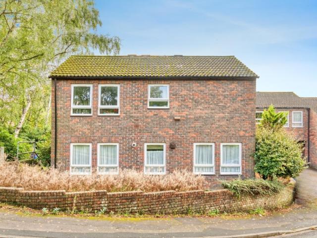 1 bedroom Flat To Let