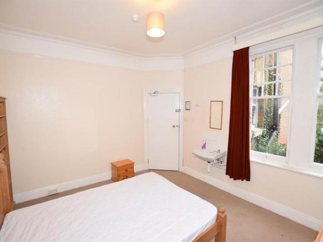 1 bedroom Flat To Let