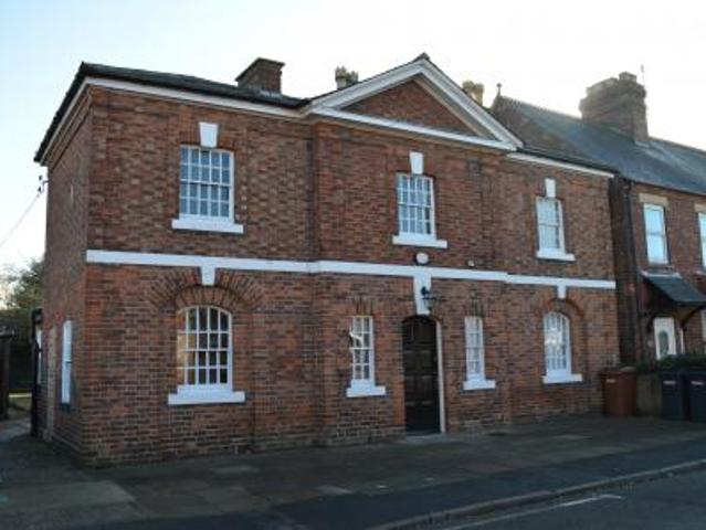 1 bedroom Flat To Let