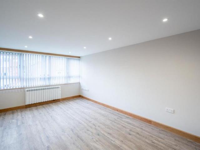 1 bedroom Flat To Let