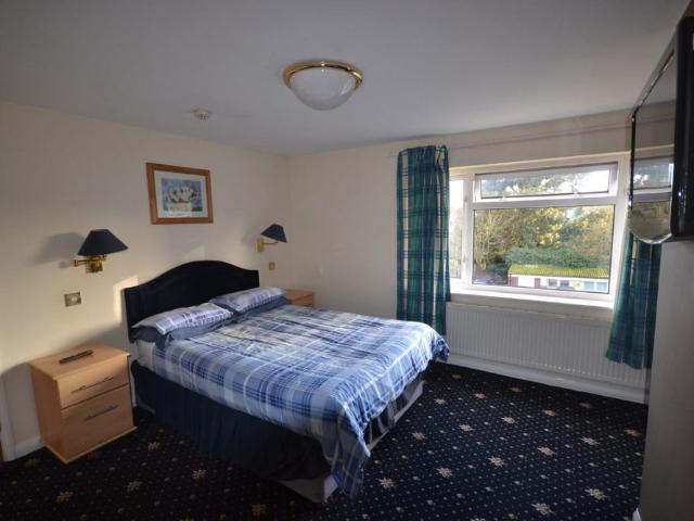 1 bedroom Flat To Let
