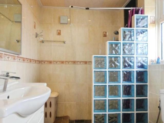 1 bedroom Flat To Let