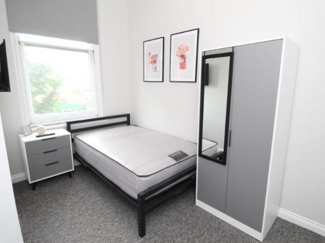1 bedroom Flat To Let