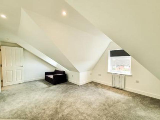 1 bedroom Flat To Let