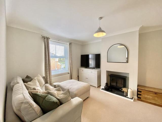 1 bedroom Flat To Let