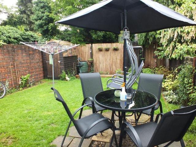 1 bedroom Flat To Let