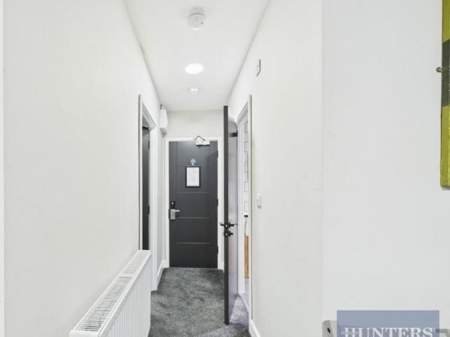 1 bedroom Flat To Let