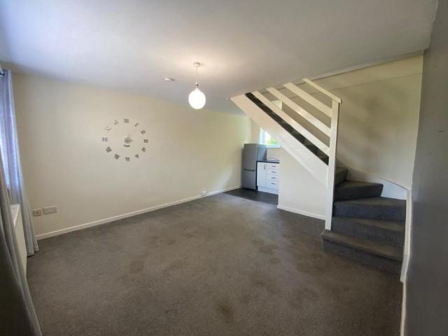 1 bedroom Flat To Let