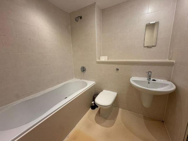 1 bedroom Flat To Let