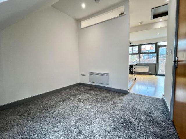 1 bedroom Flat To Let