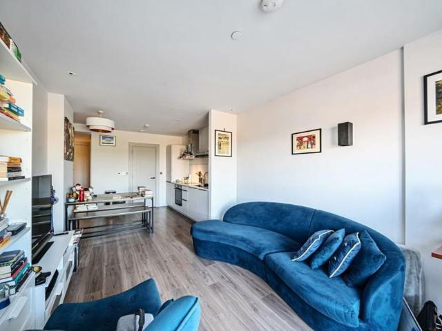 1 bedroom Flat To Let
