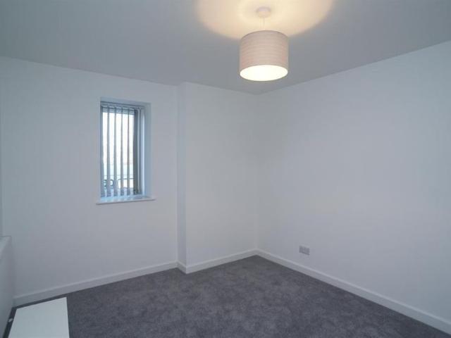 1 bedroom Flat To Let