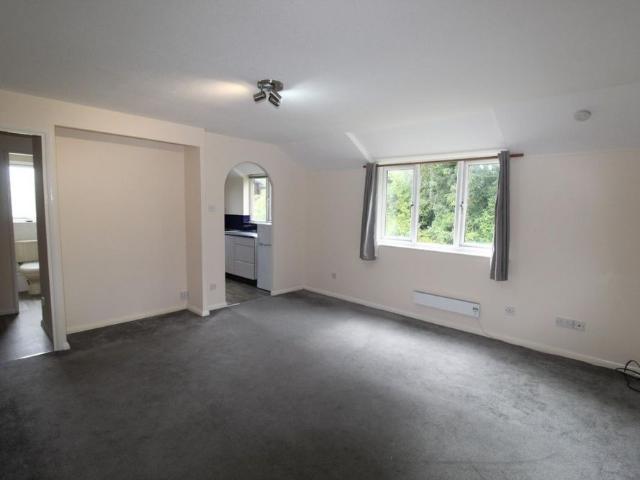 1 bedroom Flat To Let