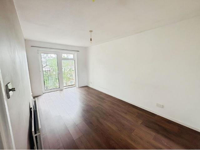 1 bedroom Flat To Let