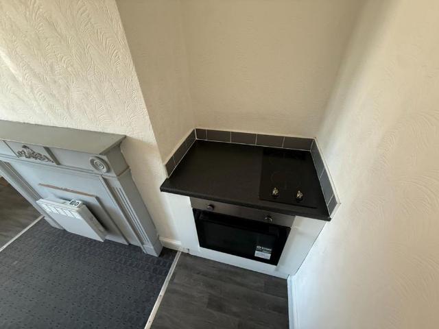 1 bedroom Flat To Let