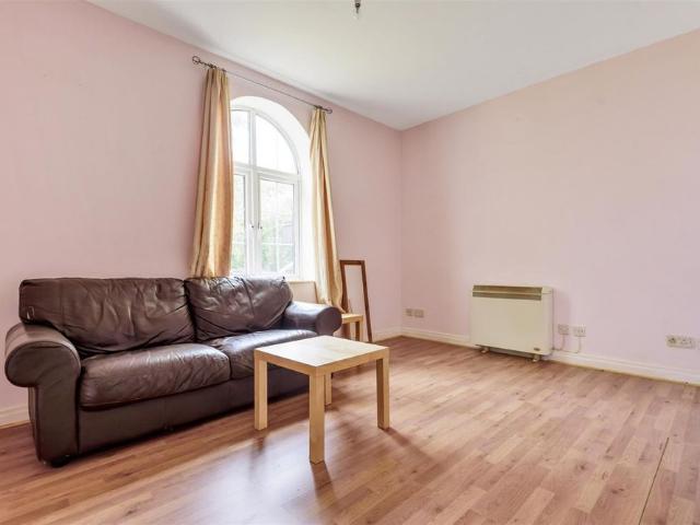 1 bedroom Flat To Let