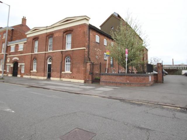 1 bedroom Flat To Let