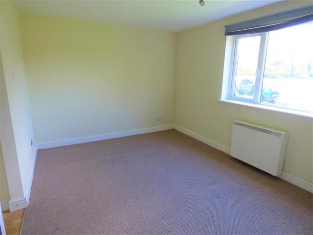 1 bedroom Flat To Let