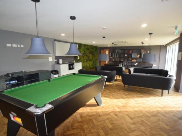 1 bedroom Flat To Let