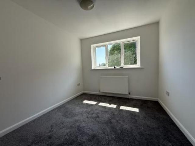 1 bedroom Flat To Let