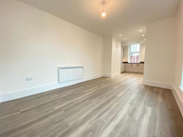 1 bedroom Flat To Let