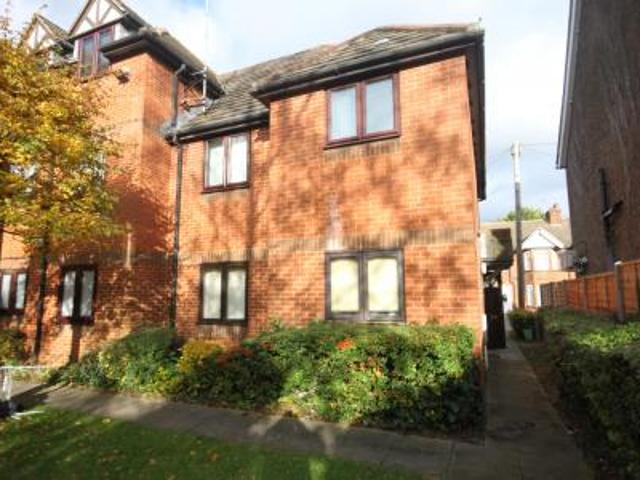 1 bedroom Flat To Let