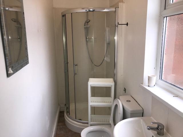 1 bedroom Flat To Let
