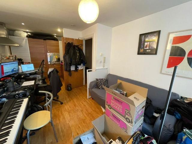 1 bedroom Flat To Let