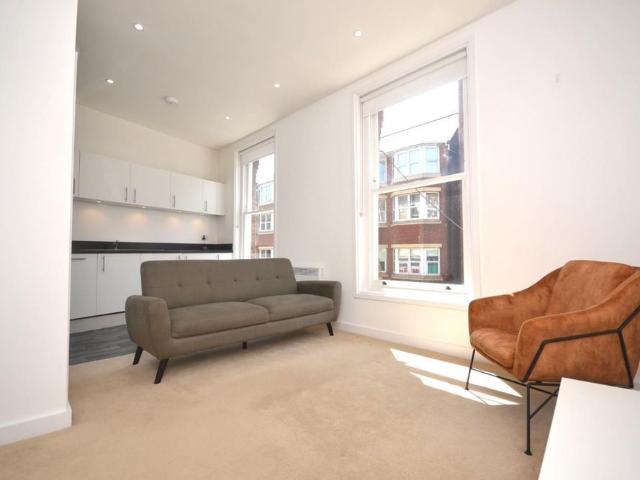 1 bedroom Flat To Let