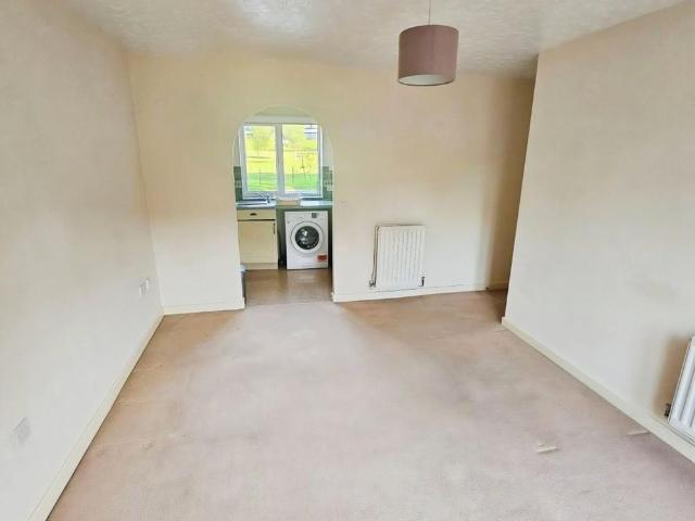 1 bedroom Flat To Let