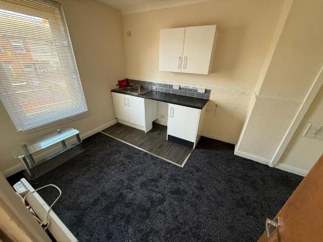 1 bedroom Flat To Let