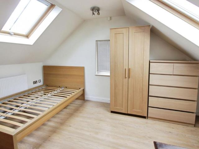 1 bedroom Flat To Let