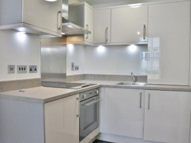 1 bedroom Flat To Let
