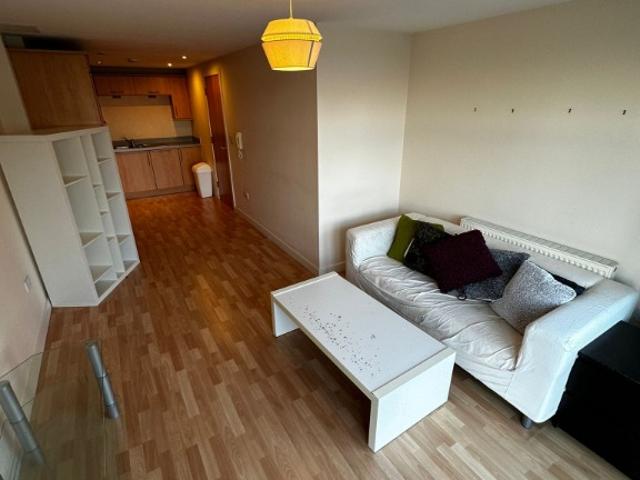 1 bedroom Flat To Let