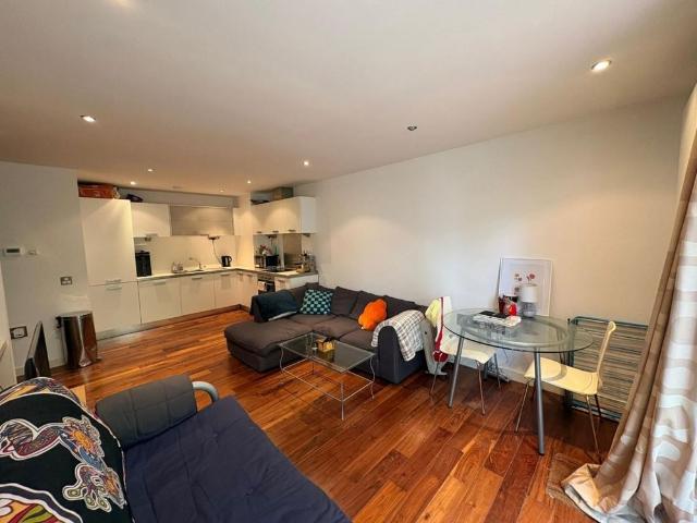 1 bedroom Flat To Let