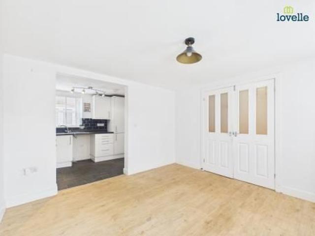 1 bedroom Flat To Let
