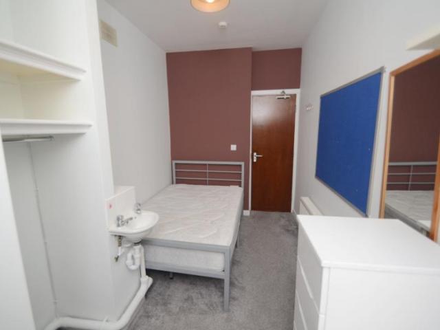 1 bedroom Flat To Let