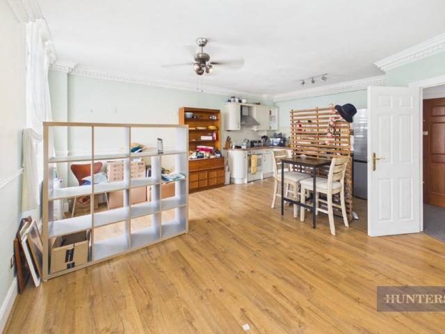 1 bedroom Flat To Let
