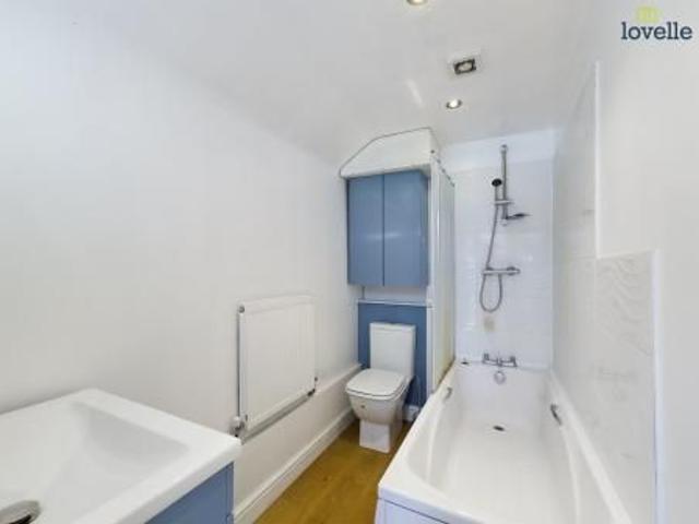 1 bedroom Flat To Let