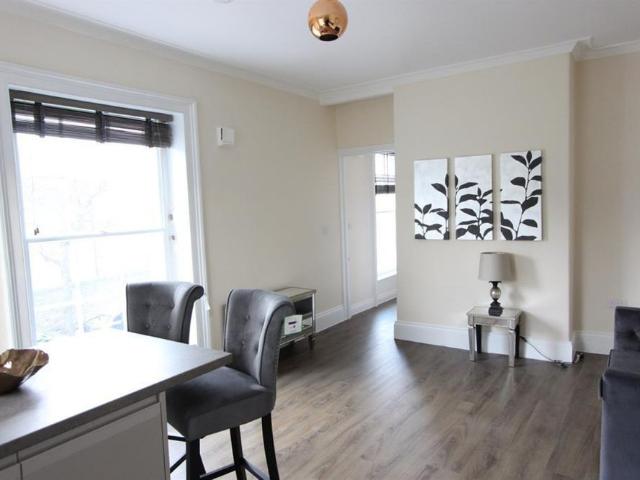 1 bedroom Flat To Let