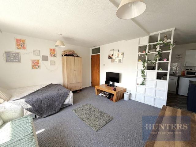 1 bedroom Flat To Let