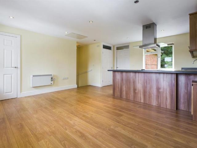 1 bedroom Flat To Let