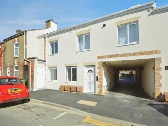 1 bedroom Flat To Let