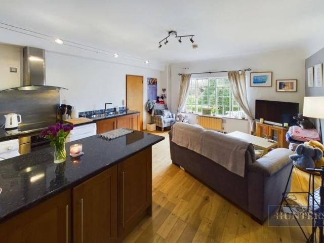 1 bedroom Flat To Let