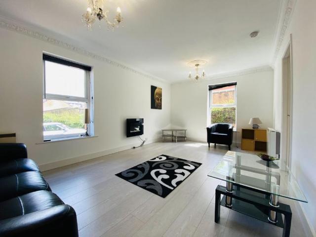 1 bedroom Flat To Let