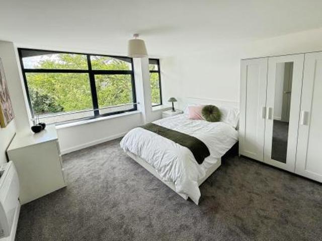 1 bedroom Flat To Let