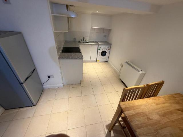 1 Bedroom Flat To Let