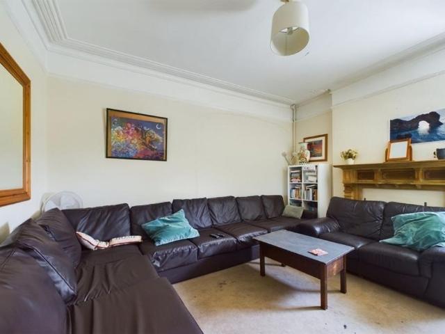 1 bedroom Flat To Let