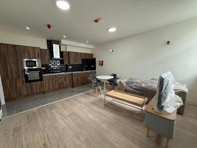1 bedroom Flat To Let